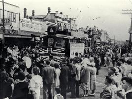 The Last Tram Travels From the New Brighton Post Office to the Pier ...
